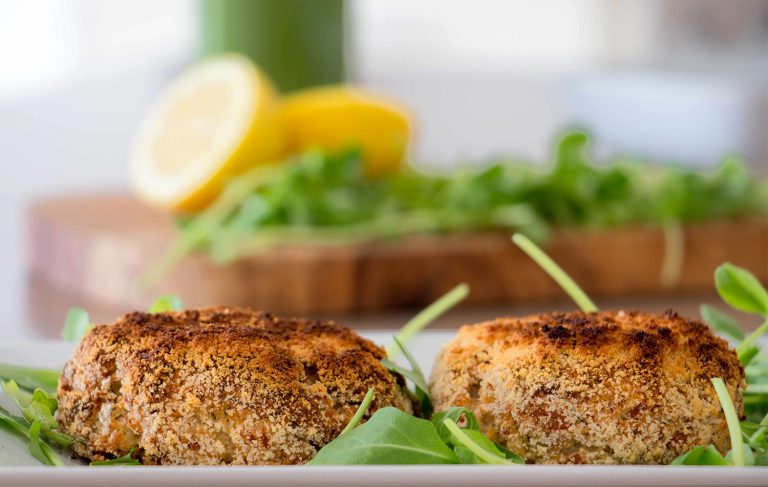 Salmon Fish Cakes Recipe from Pescetarian.Kitchen